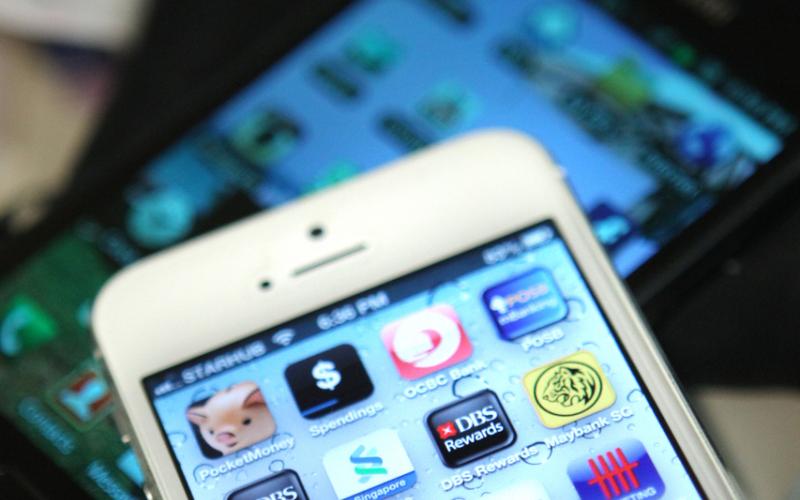 借手机转账付车费 女郎转走司机7000元 | 联合早报